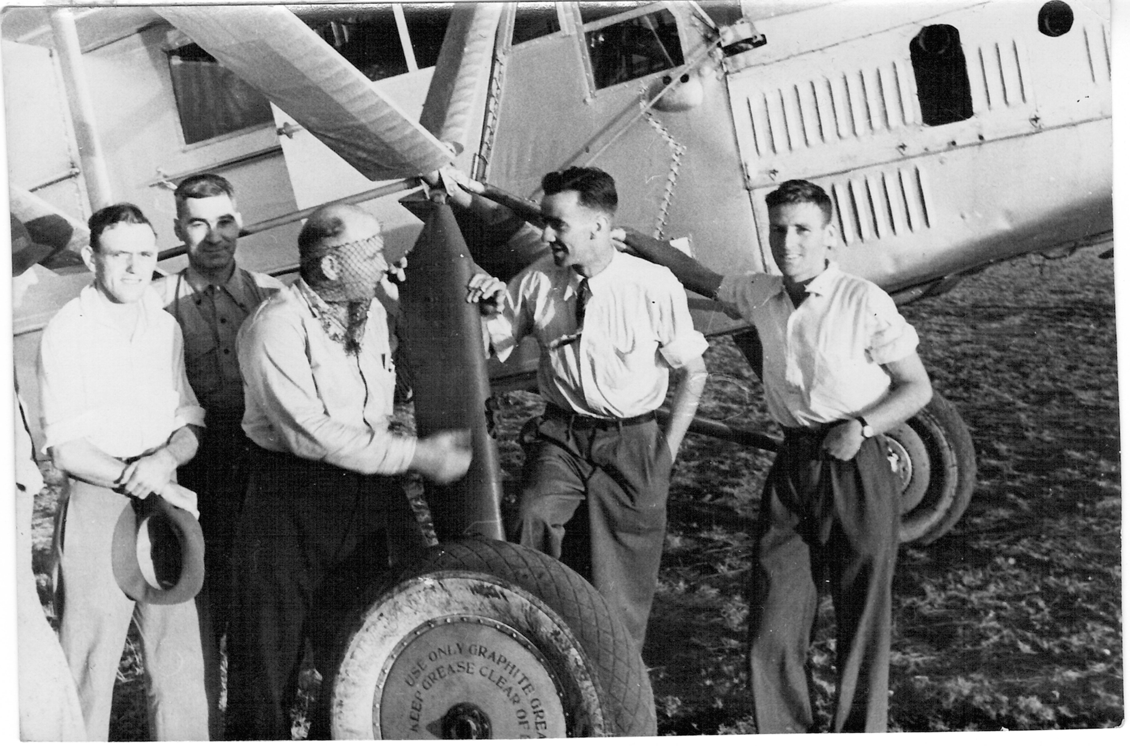 Photographs of Lasco Lascoter airplane (VH-UKT) during Melbourne ...